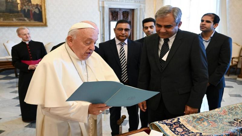 Pakistani Minister Mohsin Naqvi Meets Pope Francis at the Vatican City ...